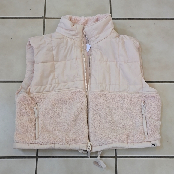 JoyLab | Jackets & Coats | Puffer Jacket Vest With Furry Pockets Peach ...